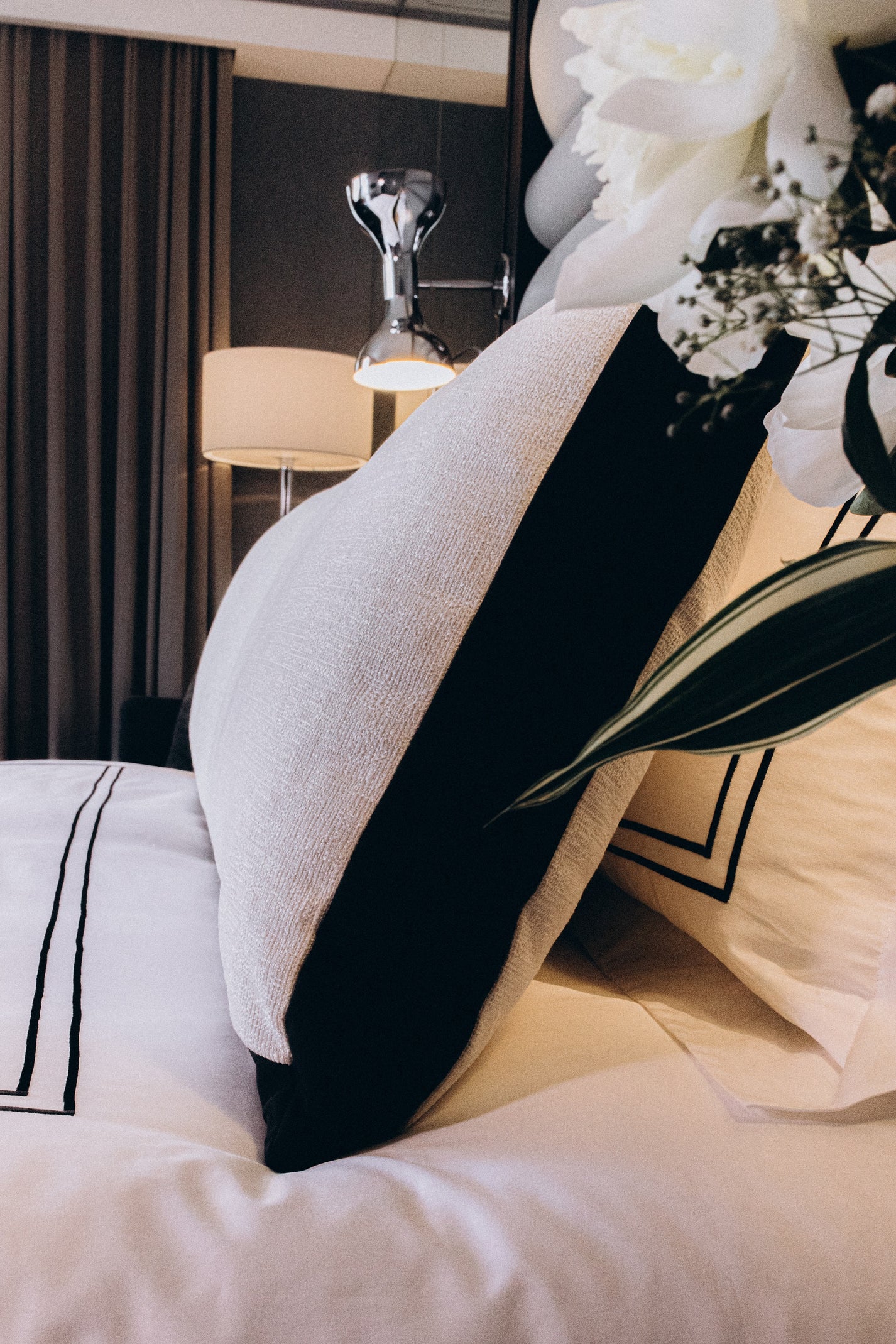 Two El Roy decorative cushions – DynastyConceptSwitzerland